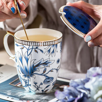 Yucca Bone China Mug with Lid - Teasetbox.com