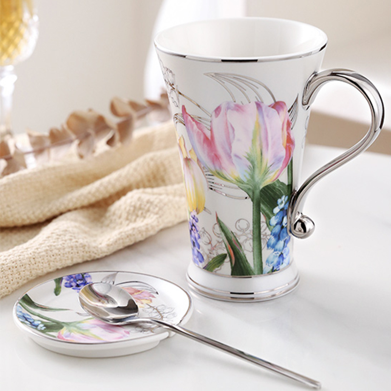 Tulip Porcelain Mug with Lid - Teasetbox.com